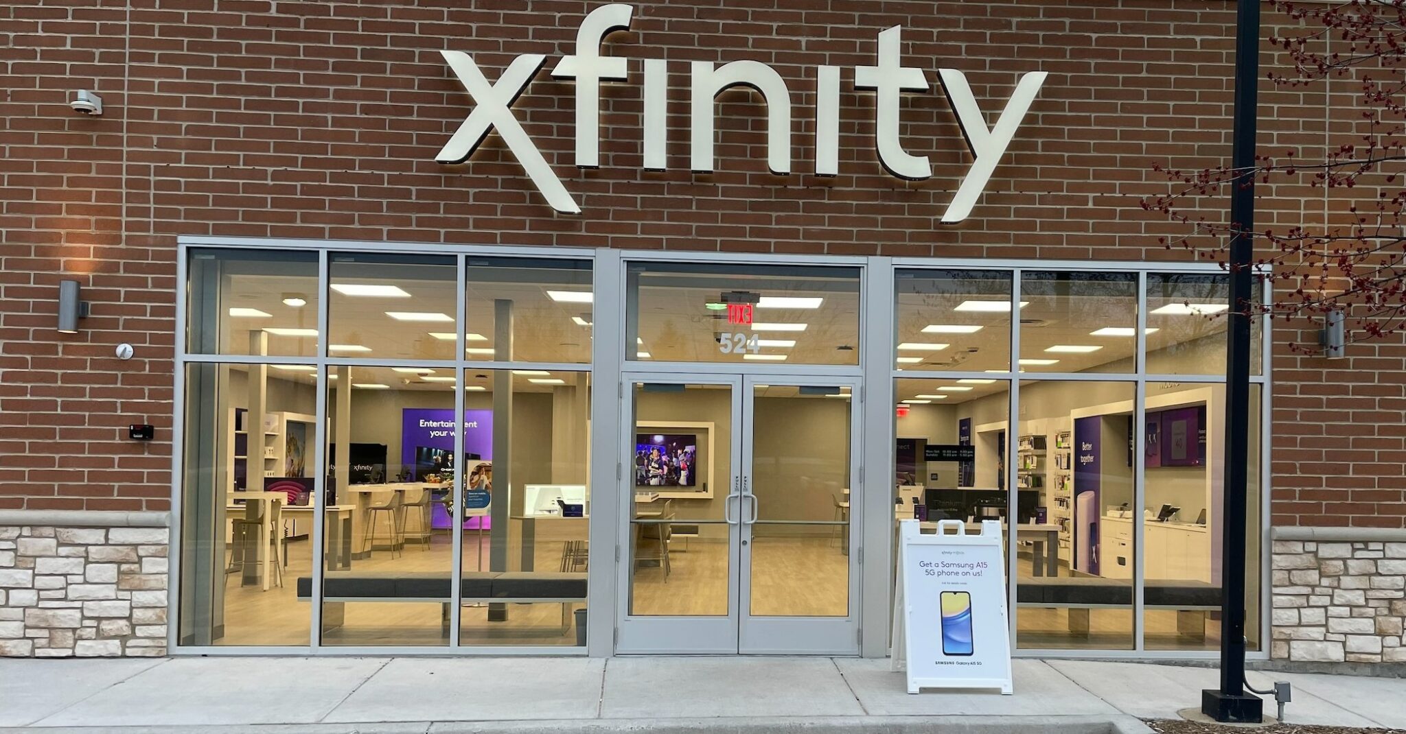 Comcast Opens Xfinity Store in South Elgin | Comcast Greater Chicago Region