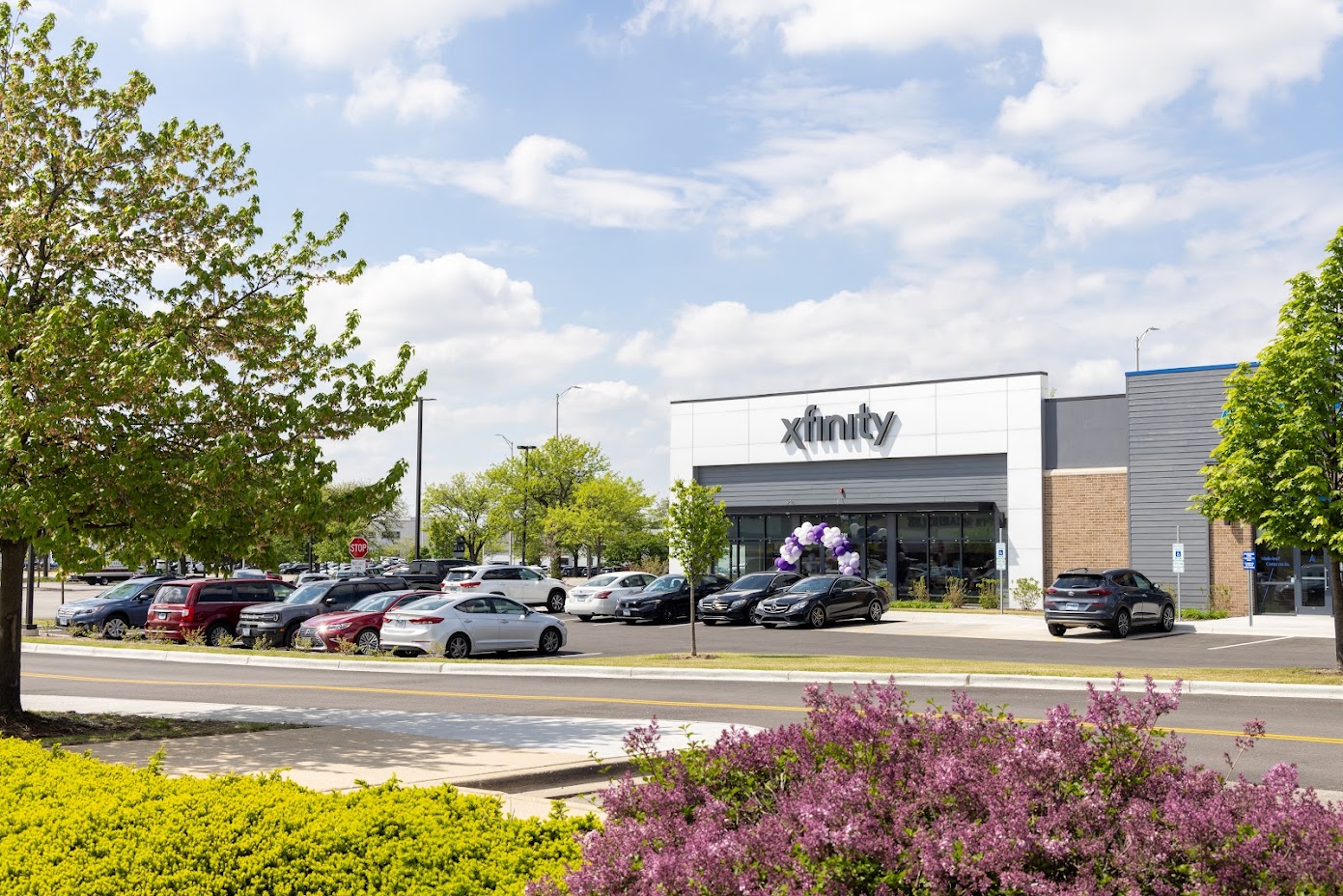 Comcast Opens New Xfinity Store in Schaumburg | Comcast Greater Chicago ...